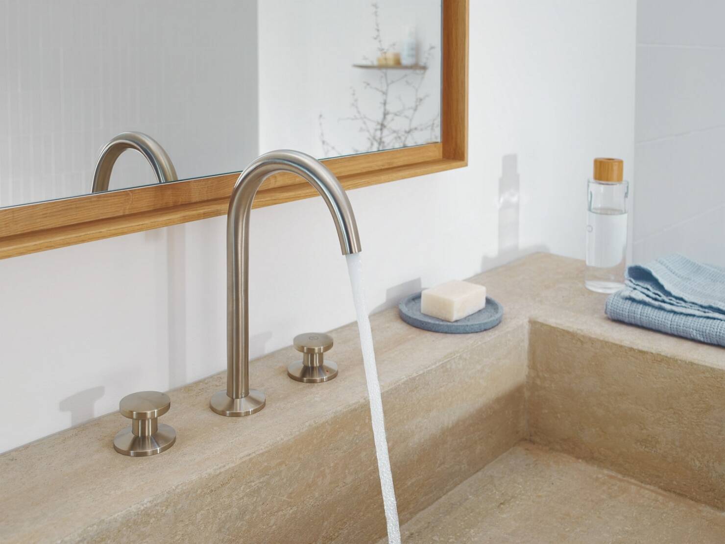 Slender faucet with new interaction: AXOR One