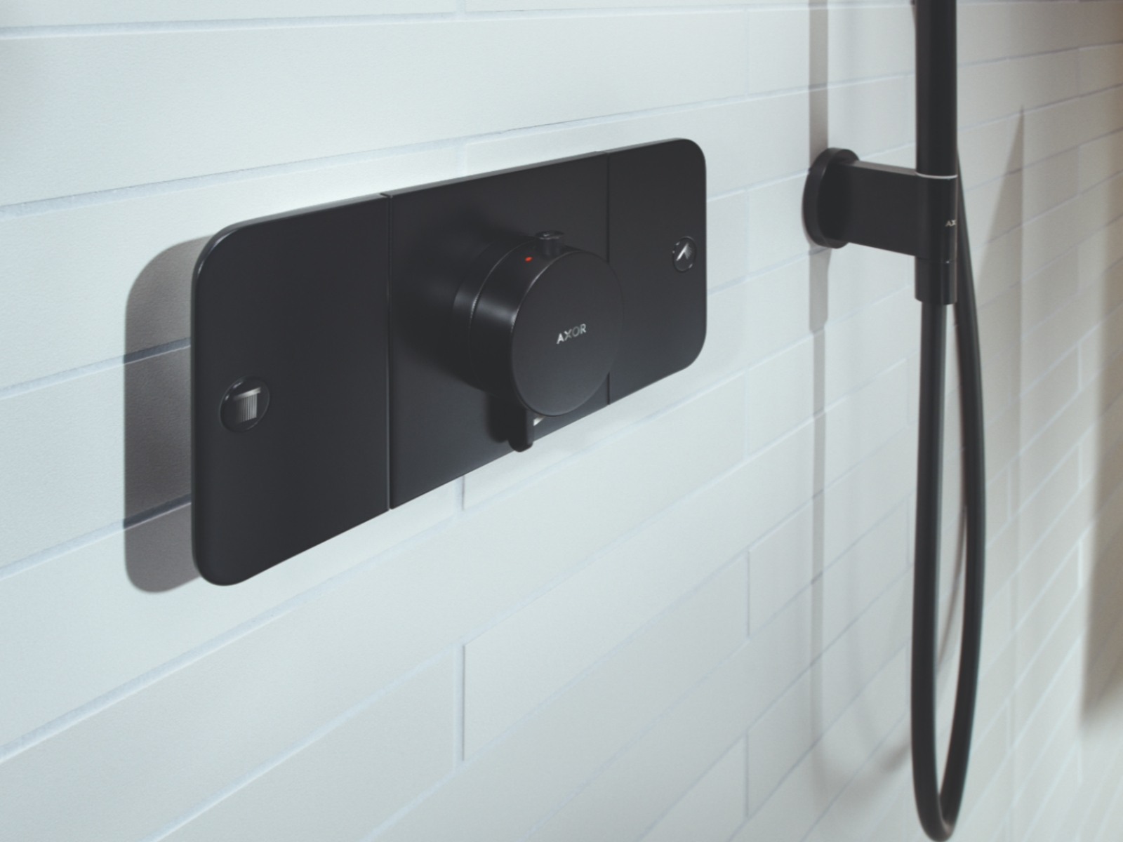 Slender faucet with new interaction: AXOR One | Hansgrohe Pro INT