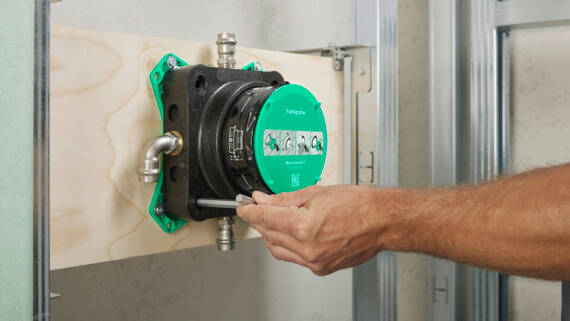 iBox universal 2: The concealed installation base set for the bathroom