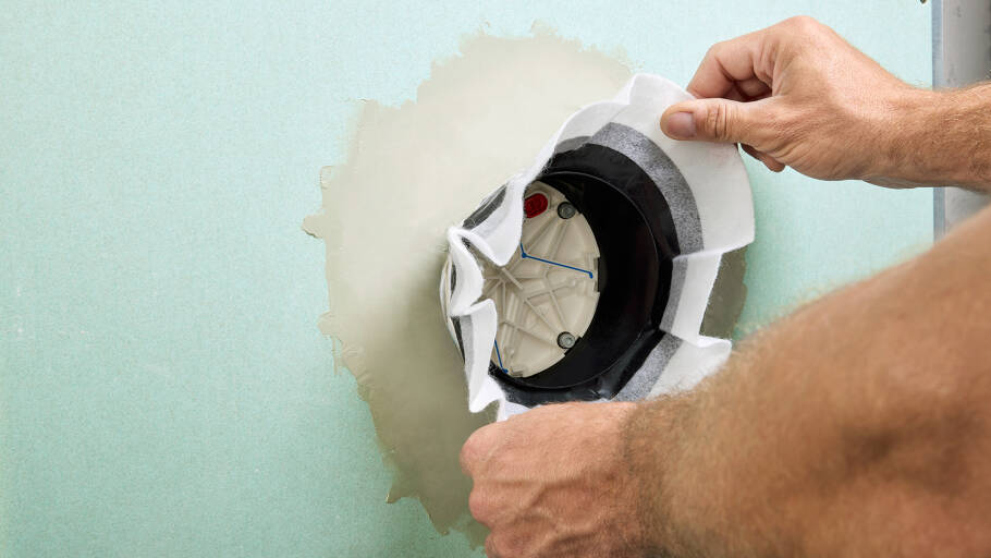 iBox universal 2: the concealed installation base set for the bathroom