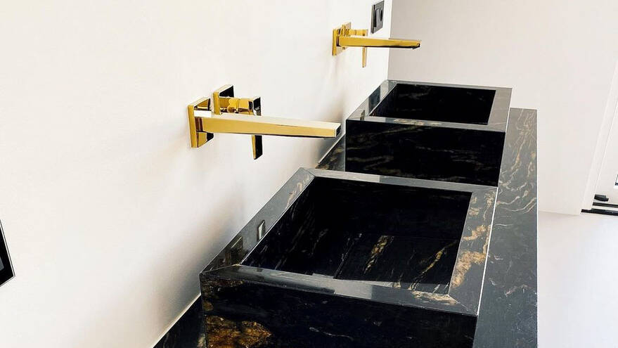 Colourful taps and showers, metallic taps