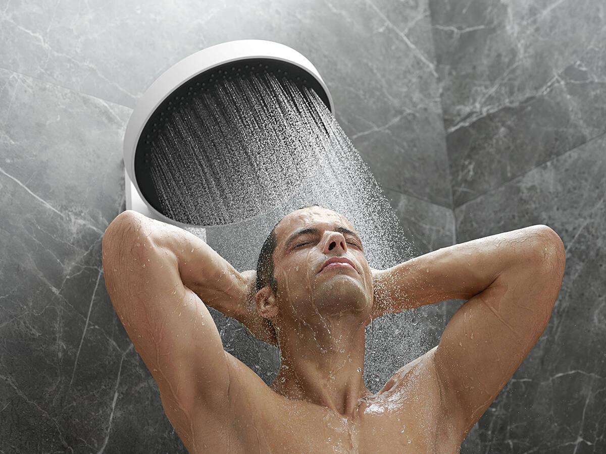 Rainfinity: The new hansgrohe spa shower with PowderRain.