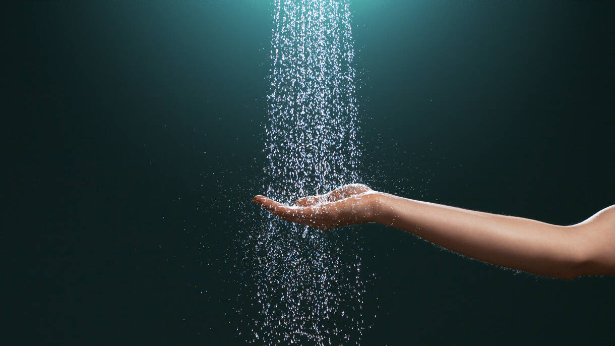 Wide range of spray modes in hand and overhead showers