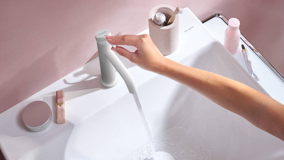 Round and linear Tecturis taps | Hansgrohe Pro SG