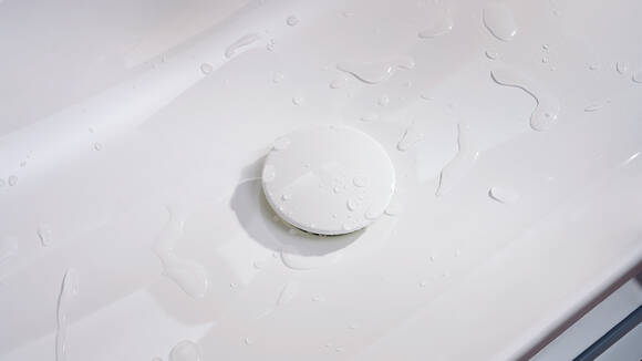 Which tap goes with which wash basin?