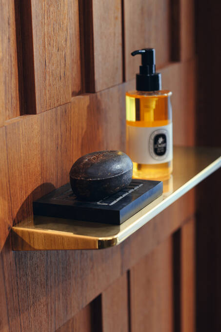 AXOR Accessories: AXOR Universal Circular, Shelf 400, Item No. 42844000 ...