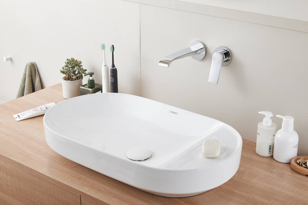 hansgrohe Washbasins: MellowTide U, Wash bowl 675/395 without tap hole ...