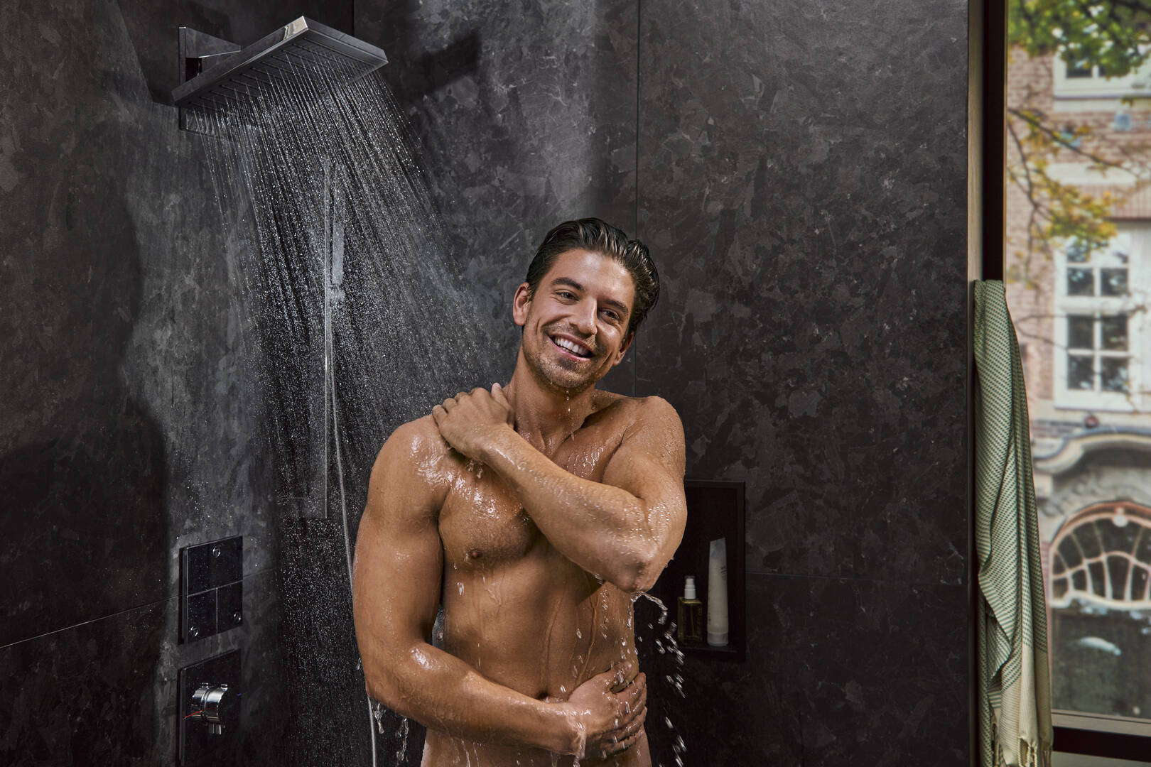 hansgrohe Wallbars: Unica, Wallbar, 24", Art. no. 24404000 | hansgrohe USA